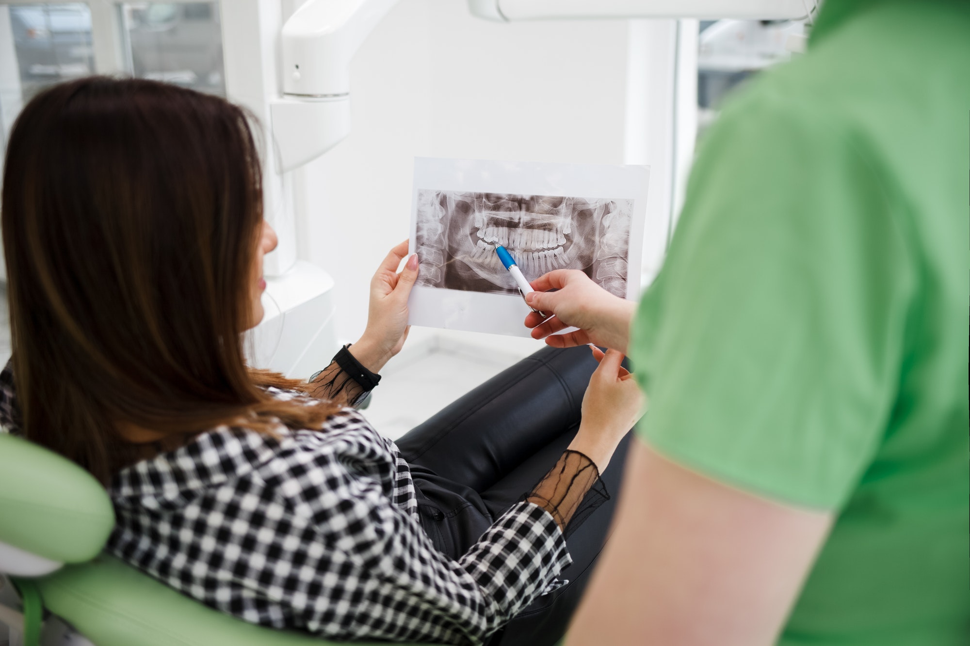 6 Proven Ways to Prevent Cavities Naturally By Top Dentists
